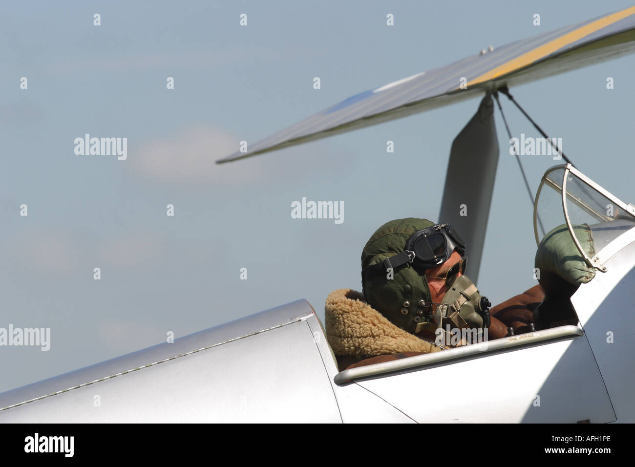 Leather pilot helmet hi-res stock photography and images - Alamy