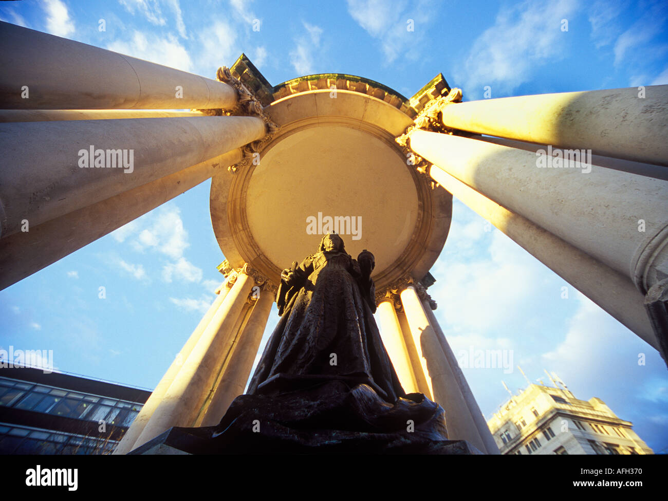 Queen Victoria Monument Derby Square Liverpool Merseyside UK Stock ...