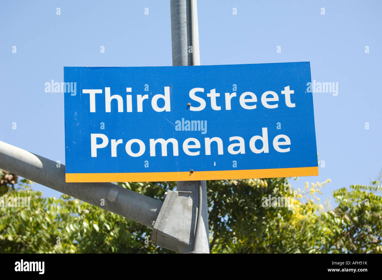 Sign indicating the well known Santa Monica Third Street Promenade ...