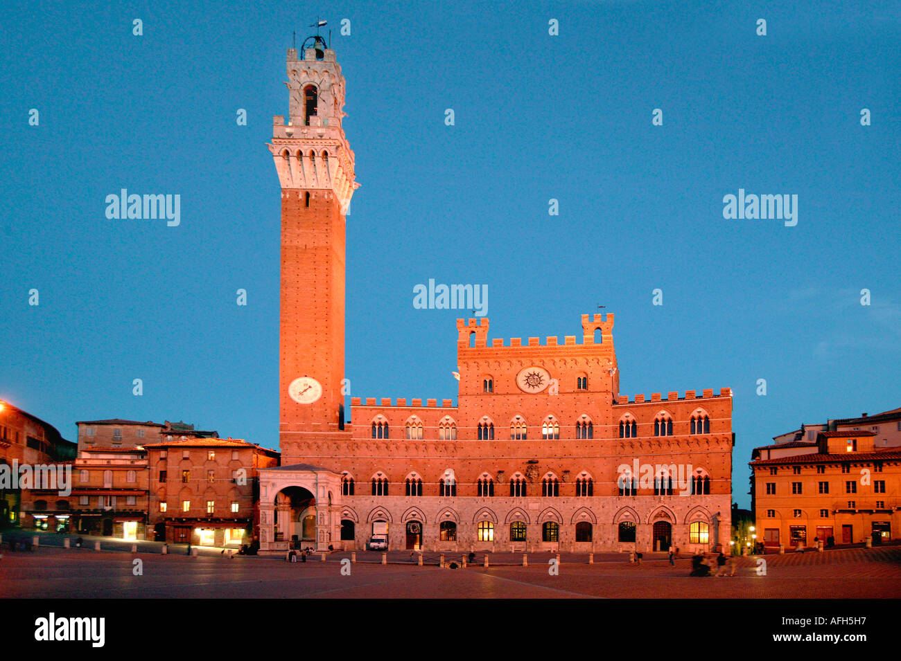 Siena, main square lit at night, Italy| Stock Photo - Alamy