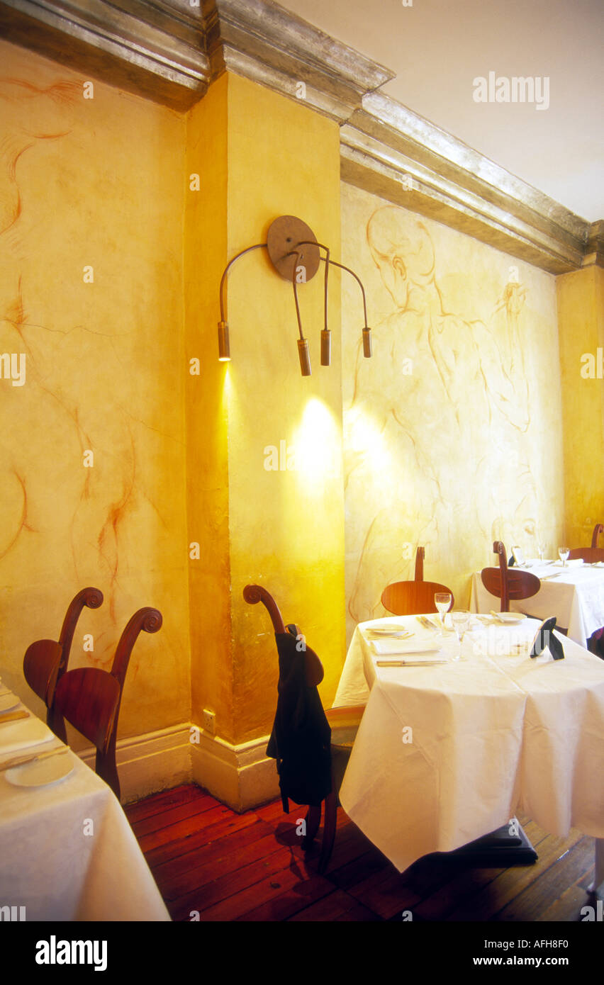 China upmarket restaurant hi-res stock photography and images - Alamy