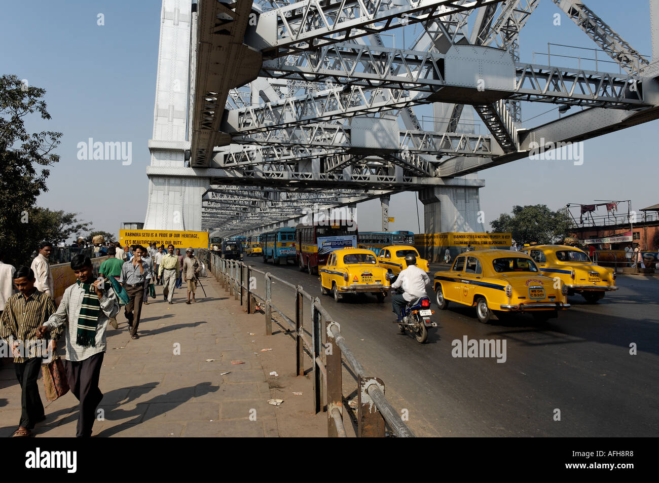 Howrah Bridge And Taxi High Resolution Stock Photography and Images - Alamy