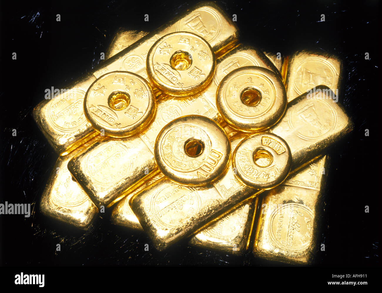 99 99 gold bar hi-res stock photography and images - Alamy