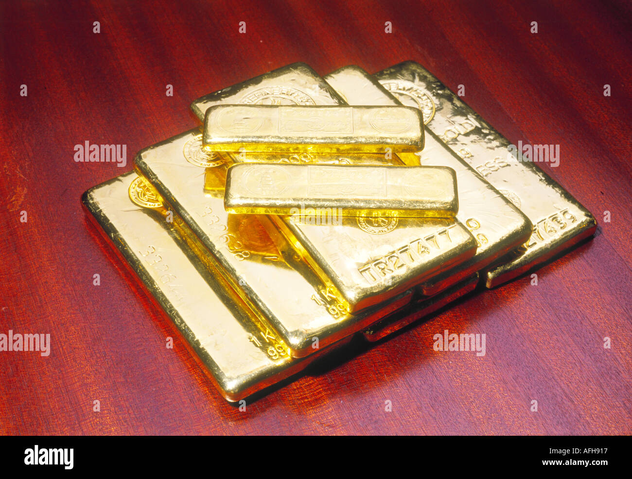 99 99 gold bar hi-res stock photography and images - Alamy