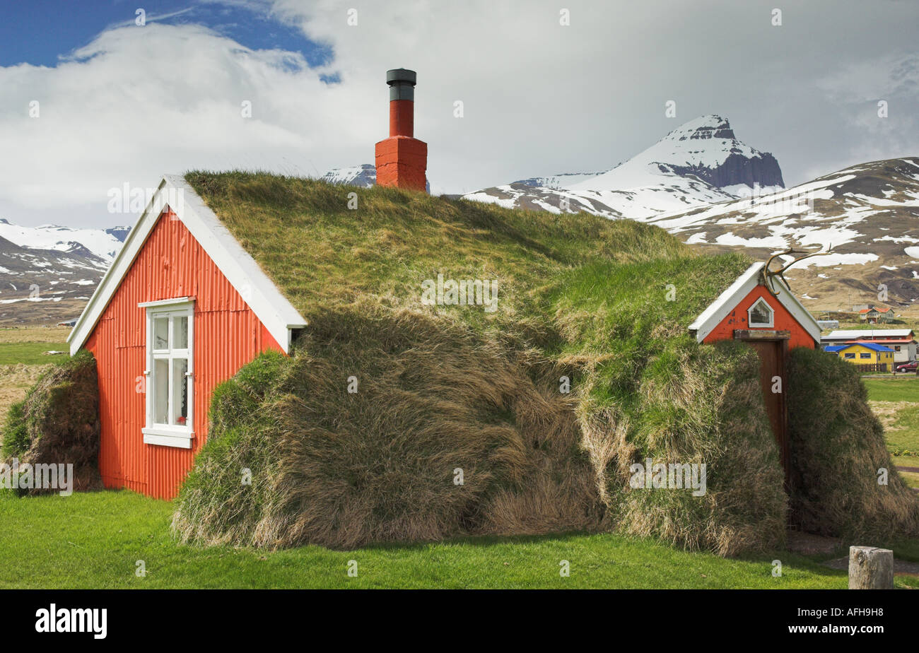 Turf house iceland hi-res stock photography and images - Alamy