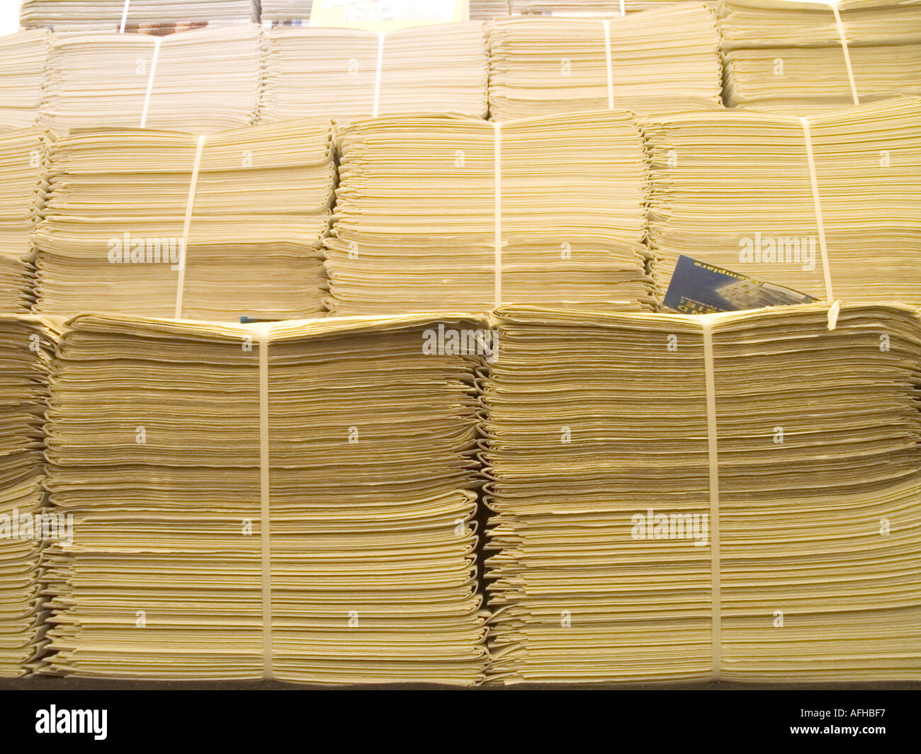 Newspaper clipping letters hi-res stock photography and images - Alamy