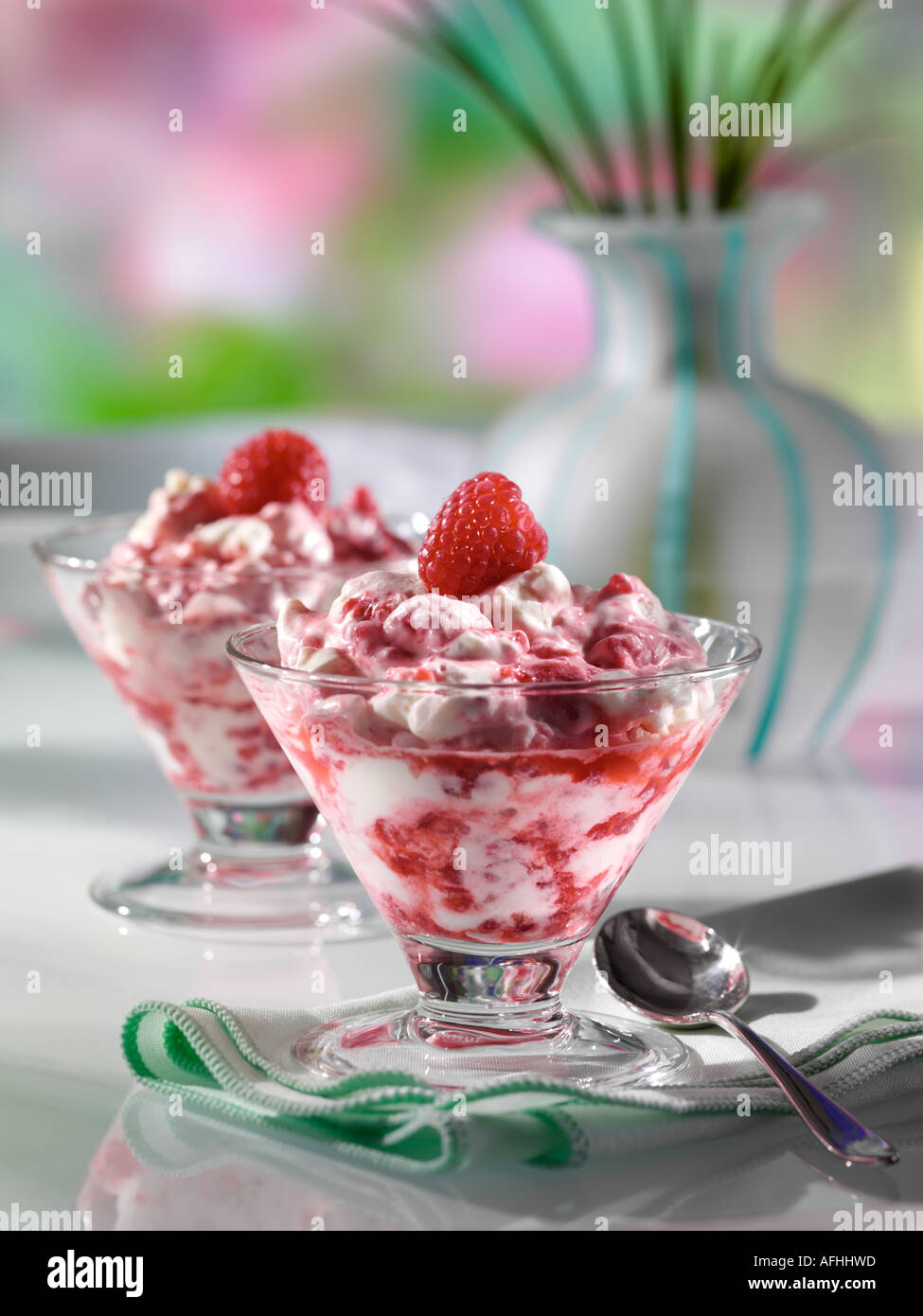 Eton mess with raspberries hi-res stock photography and images - Alamy