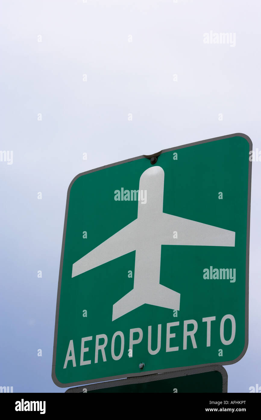 Airport sign, Spanish Stock Photo - Alamy
