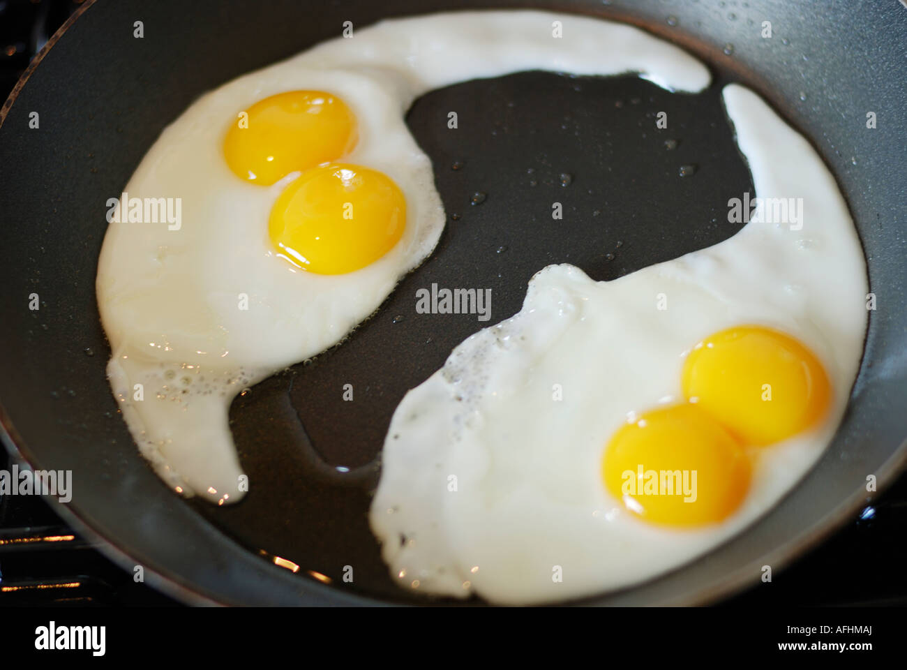 Double yoke egg hi-res stock photography and images - Alamy