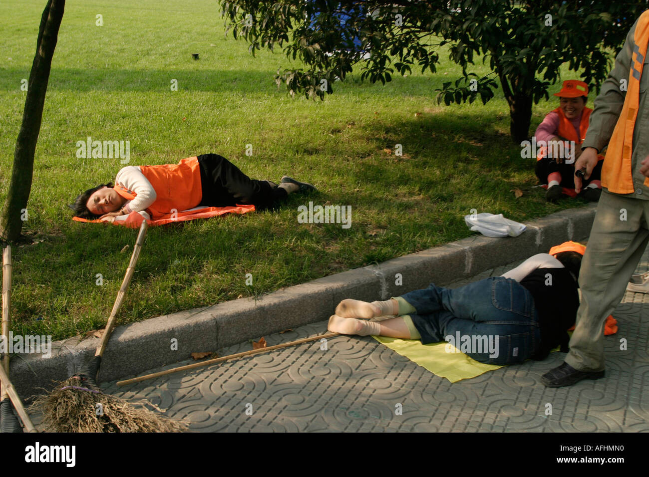 Female street cleaners hi-res stock photography and images - Alamy