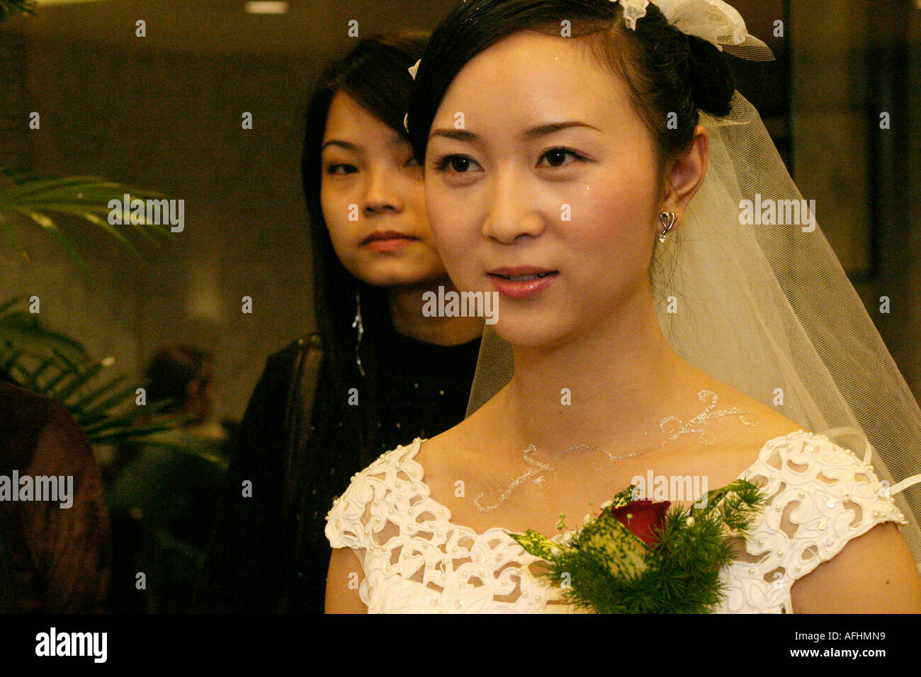 China woman portrait chinese dress hi-res stock photography and images ...