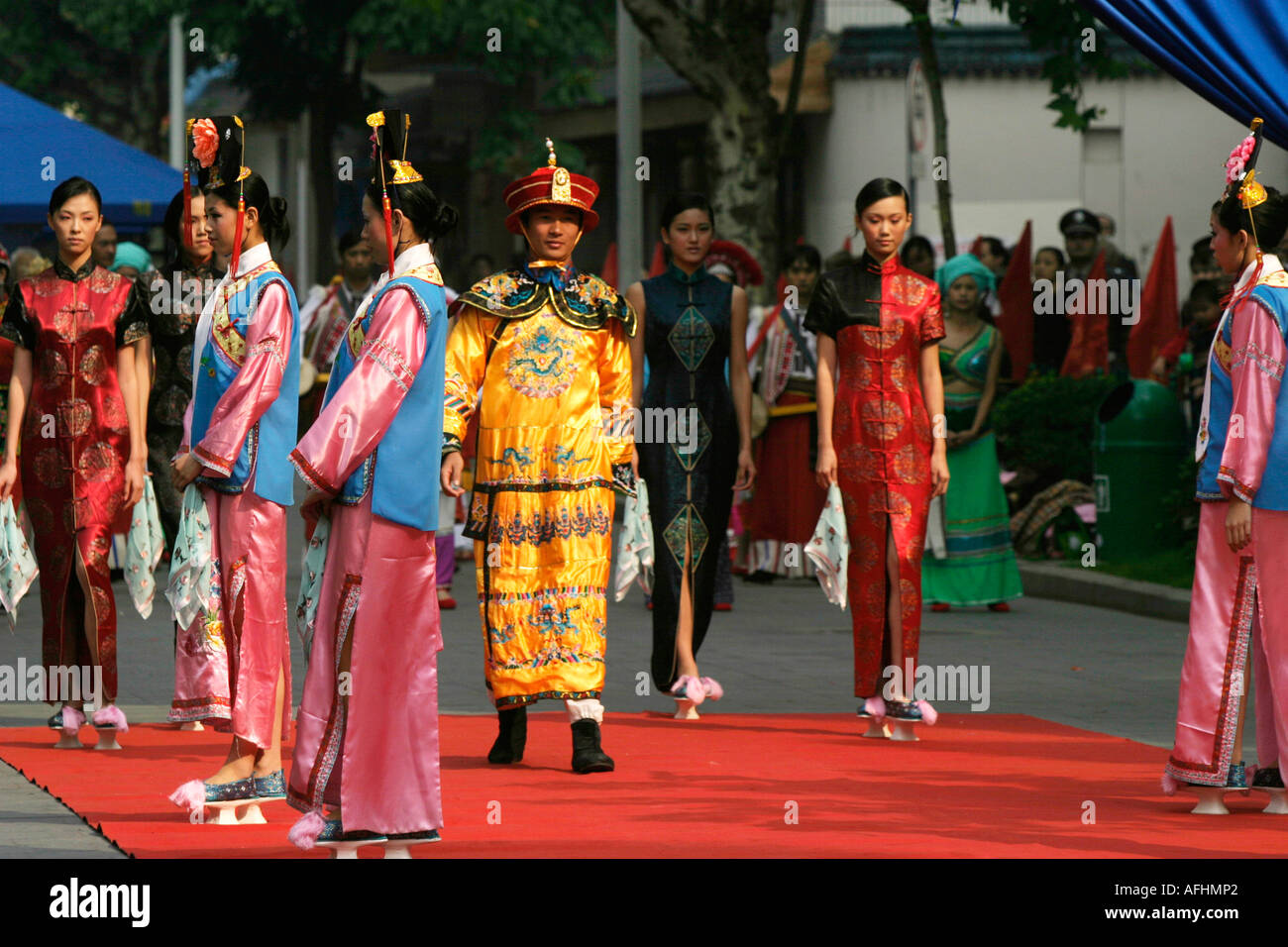 Period costume hi-res stock photography and images - Alamy