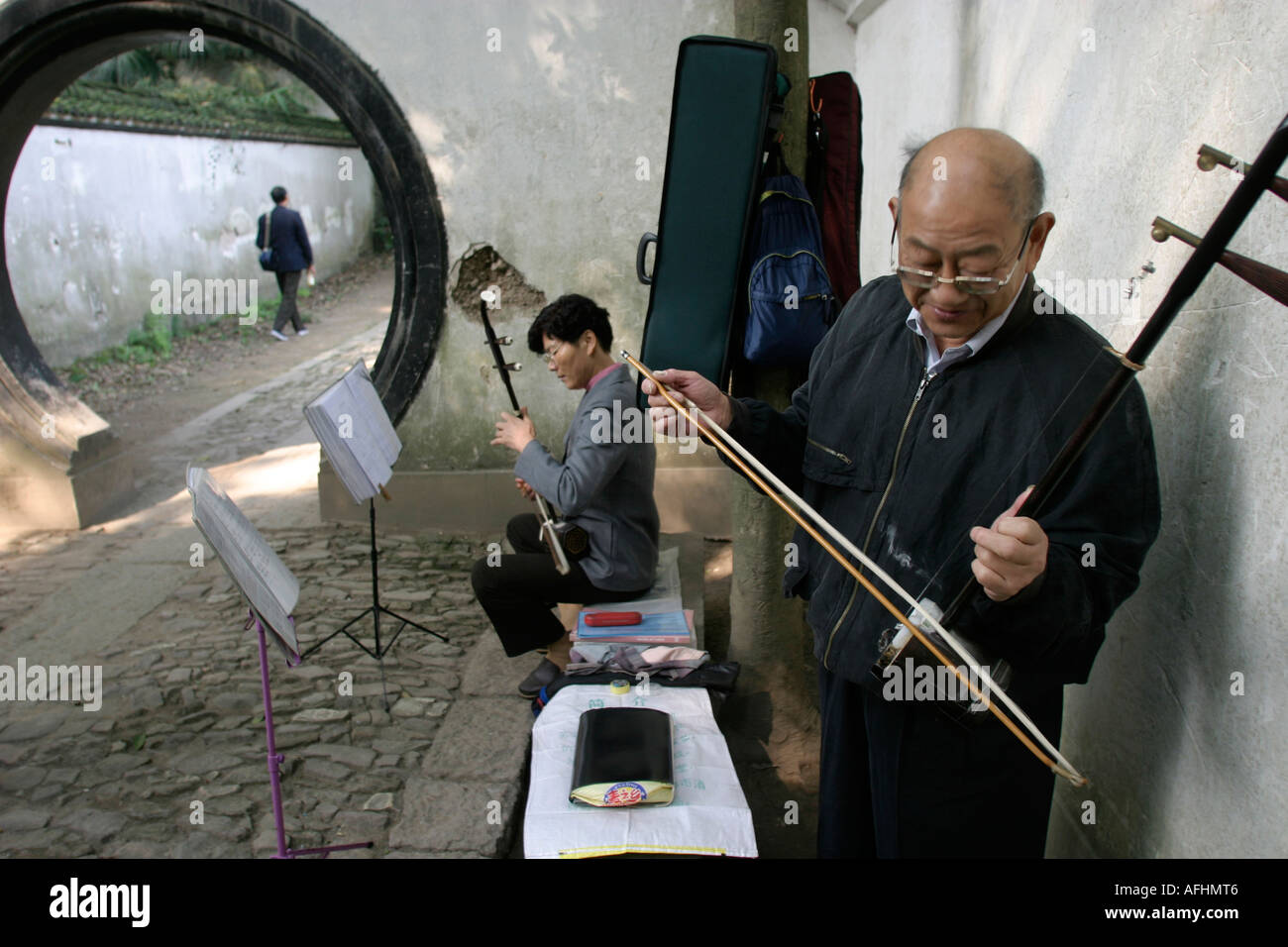 Traditional chinese instruments hi-res stock photography and images - Alamy