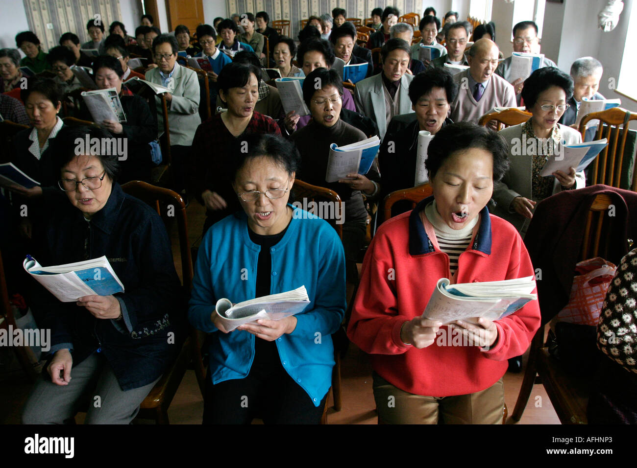 Singing class hi-res stock photography and images - Alamy