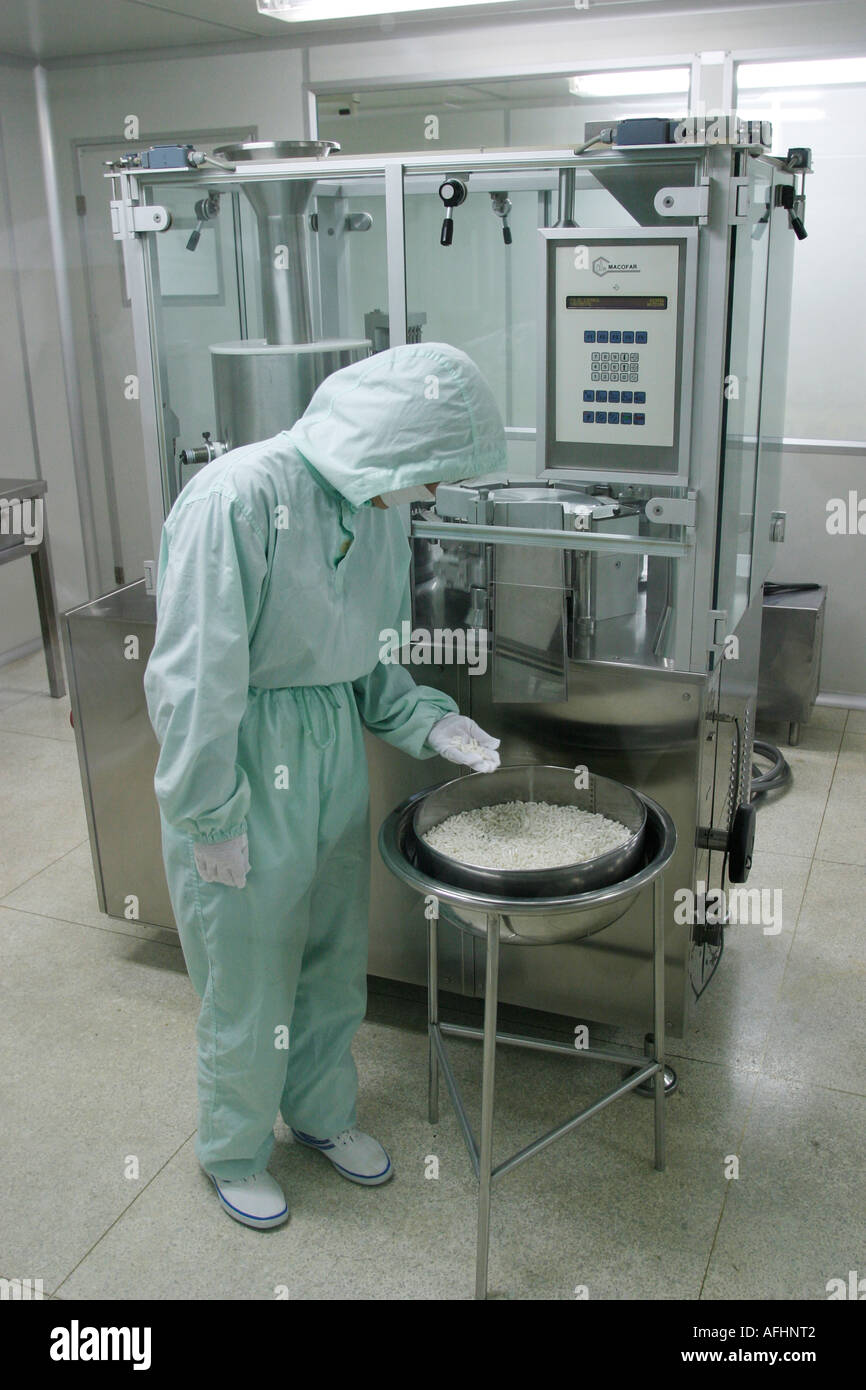 Sterile overalls hi-res stock photography and images - Alamy