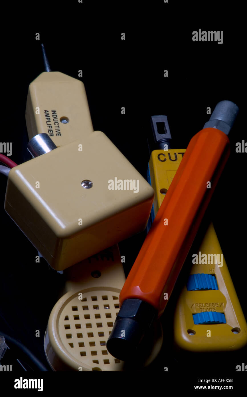 Telephone lineman hi-res stock photography and images - Alamy