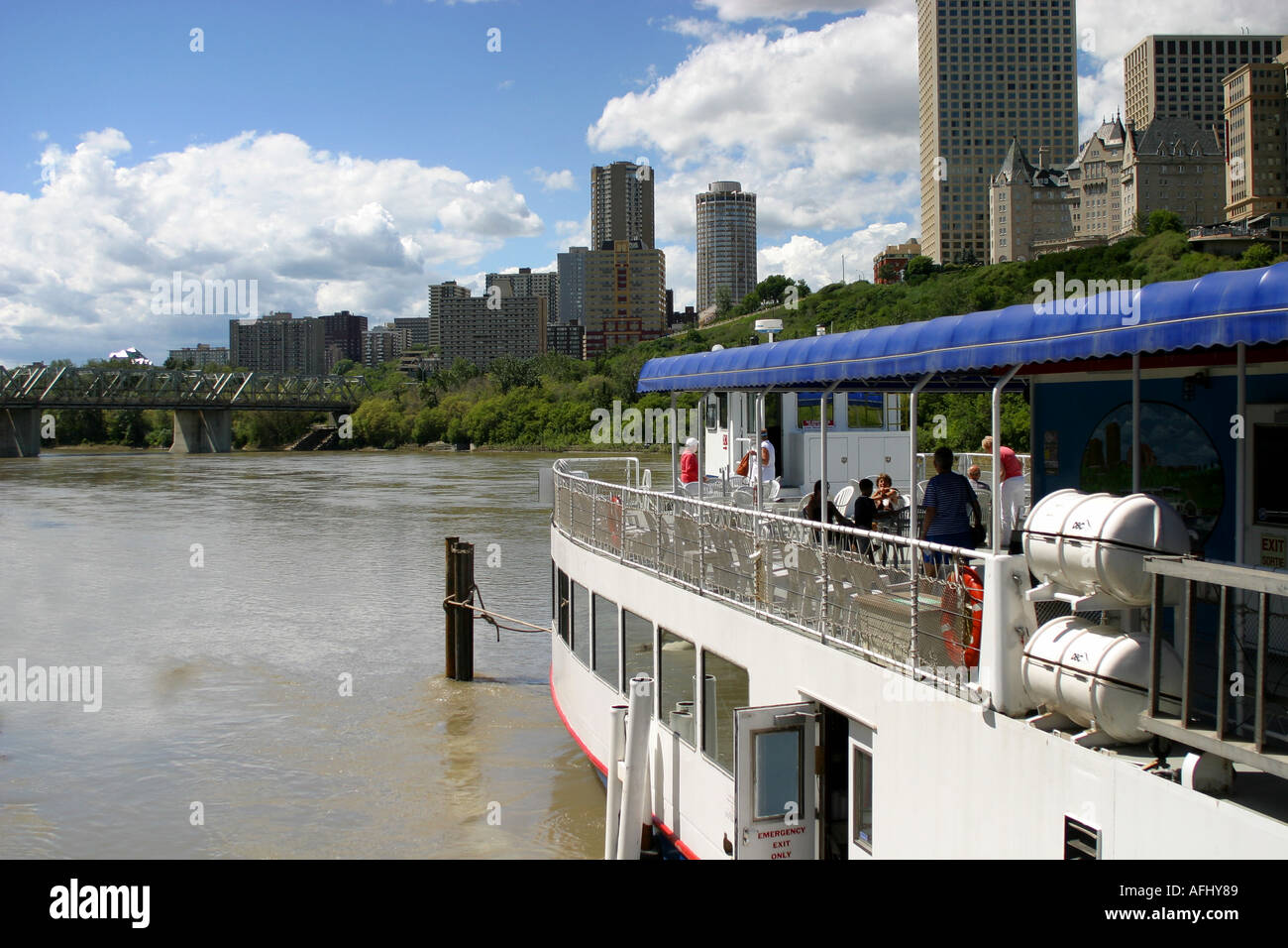 Canada paddlewheeler riverboat tour hi-res stock photography and images ...