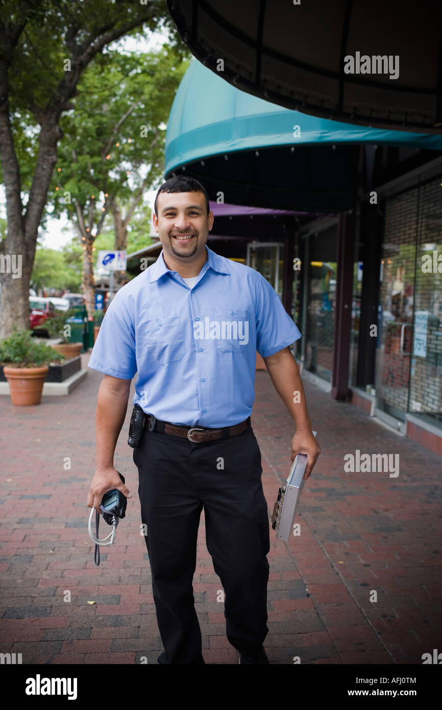 Cable man working outdoors Stock Photo - Alamy
