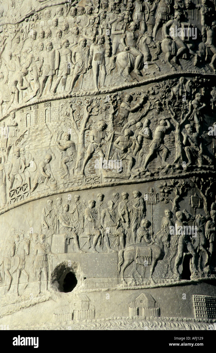 The emperor trojan column battle and lifestyle scenes Stock Photo - Alamy