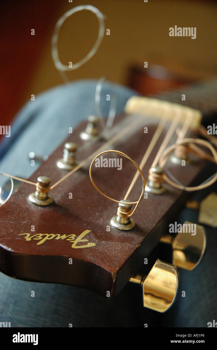 Fender strings hi-res stock photography and images - Alamy