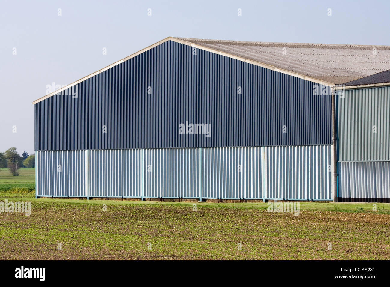 steel agricultural barn buildings Stock Photo - Alamy
