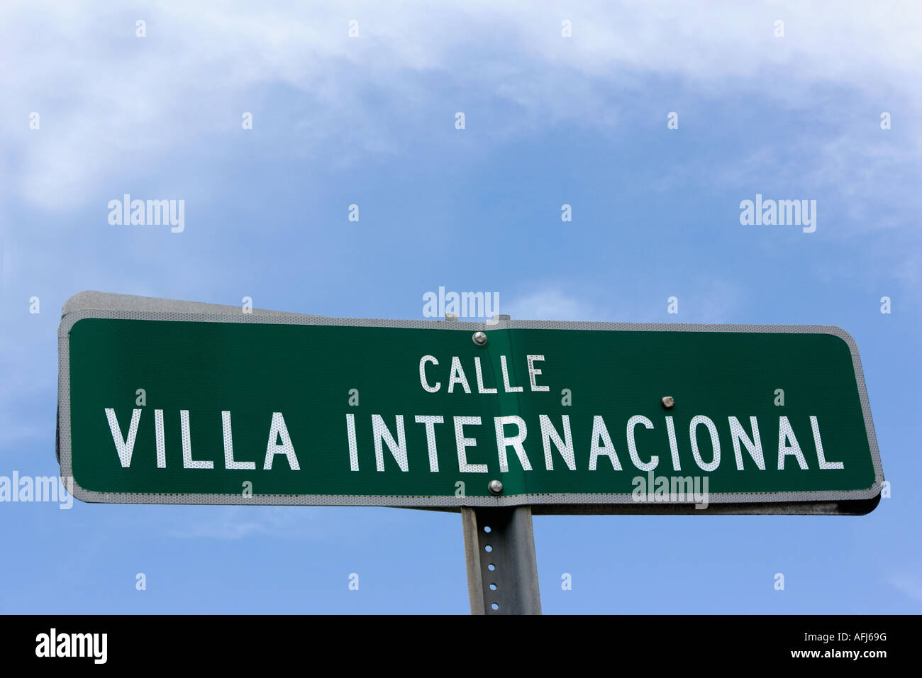 International Villa Street sign, Spanish Stock Photo - Alamy