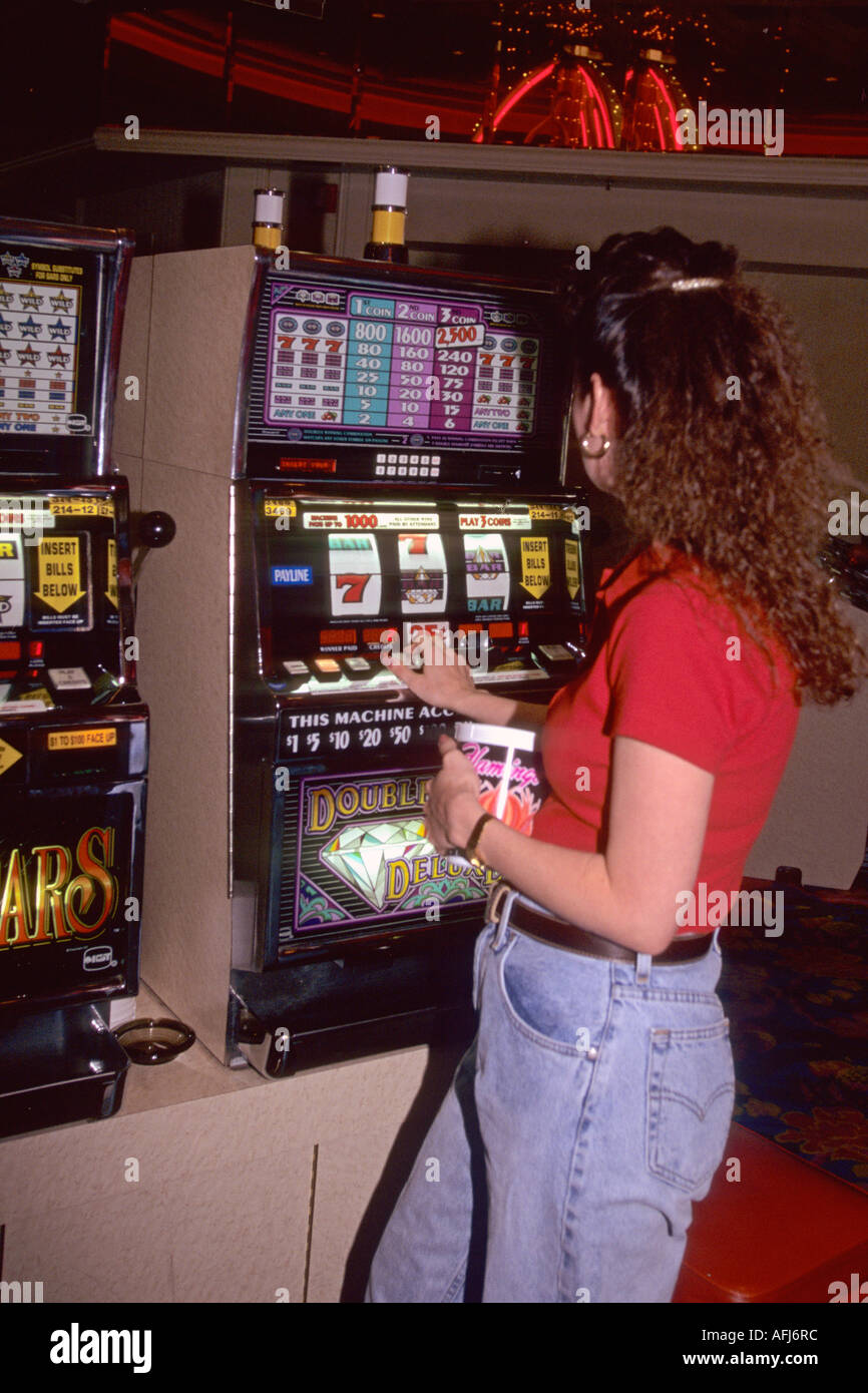 Las vegas slots people hi-res stock photography and images - Alamy