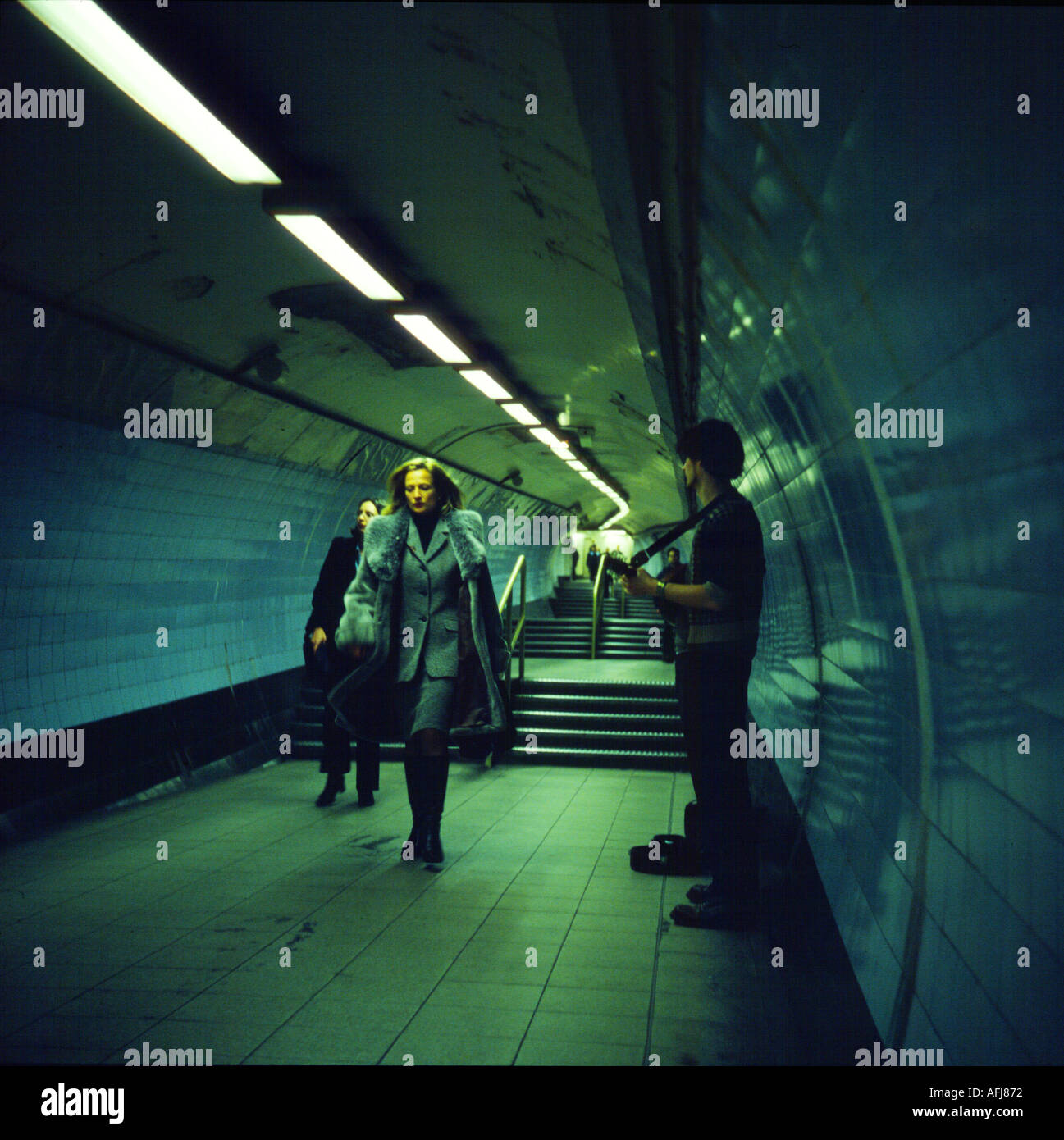 Busker london underground station hi-res stock photography and images ...