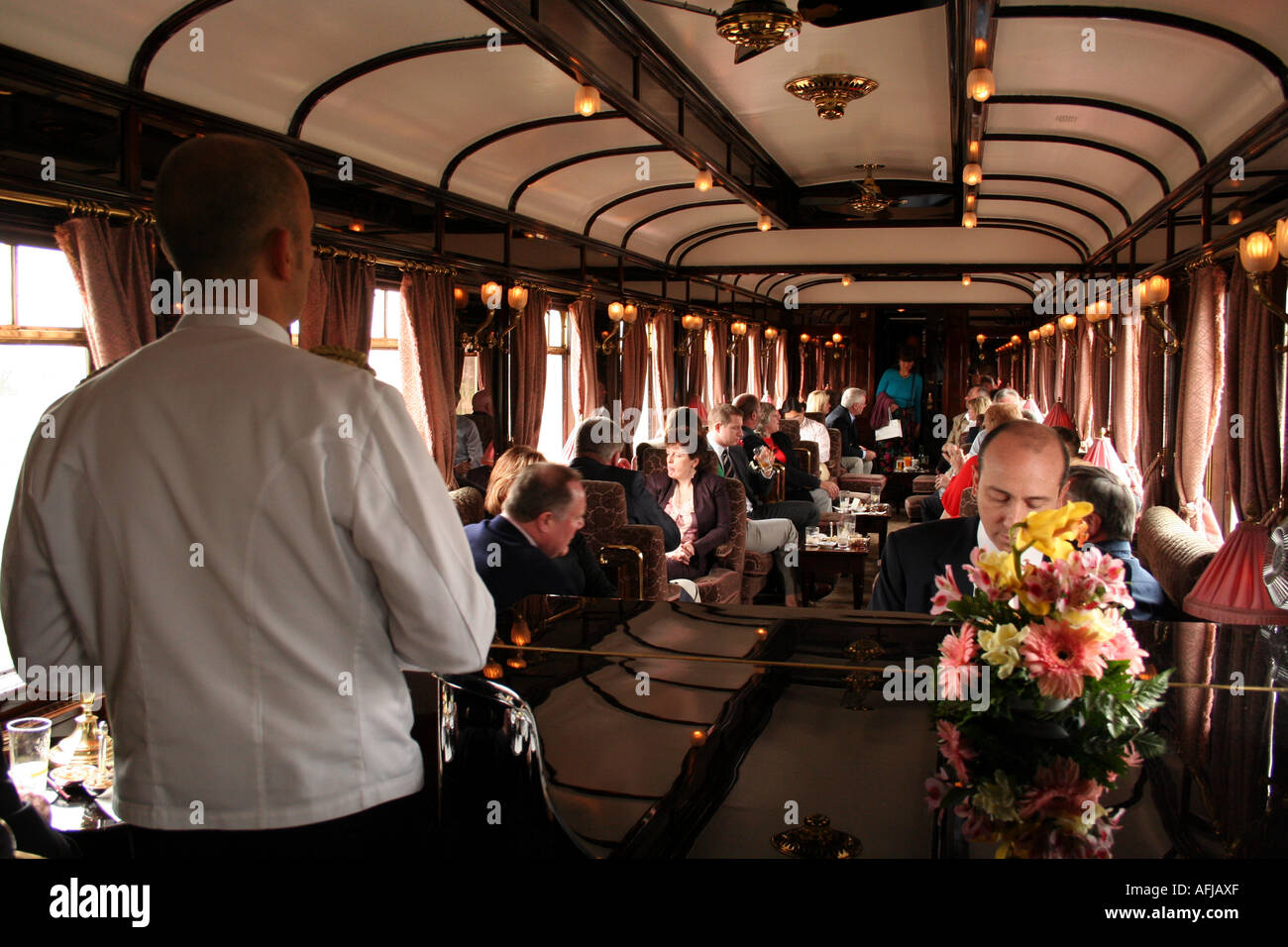 Bar Car on the Orient Express Luxury Train Stock Photo - Alamy