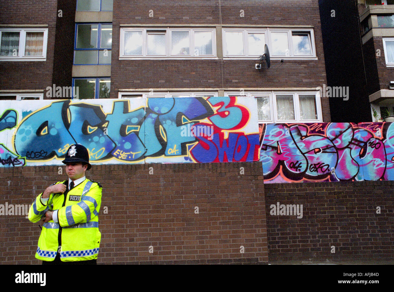 Graffiti police policeman hi-res stock photography and images - Alamy