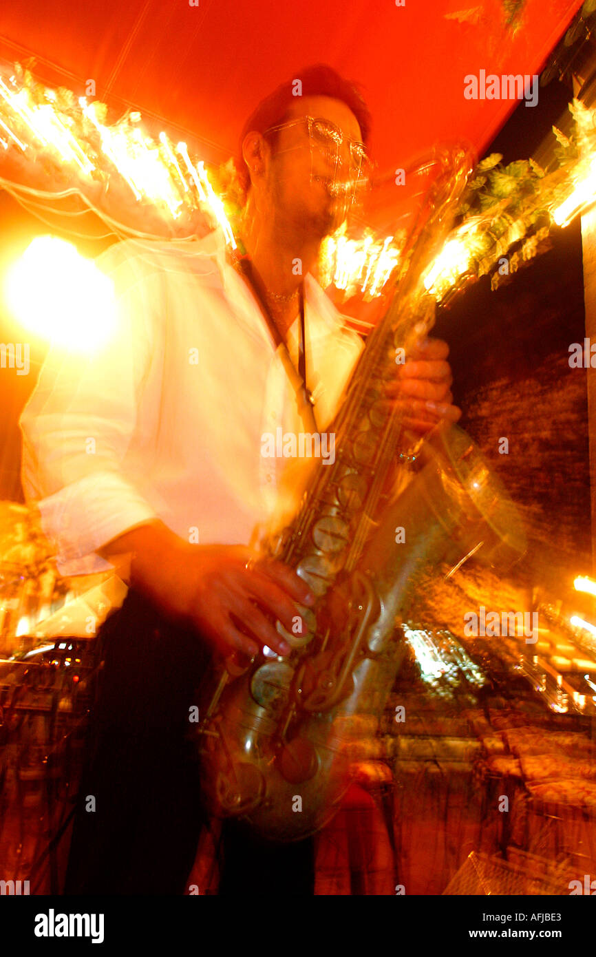 Saxophone jazz hi-res stock photography and images - Alamy