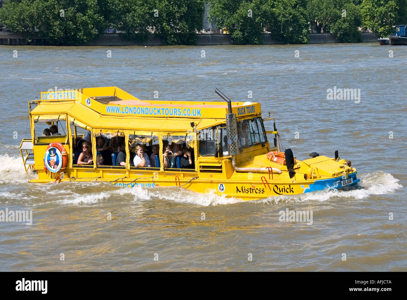 Yellow london duck bus hi-res stock photography and images - Alamy
