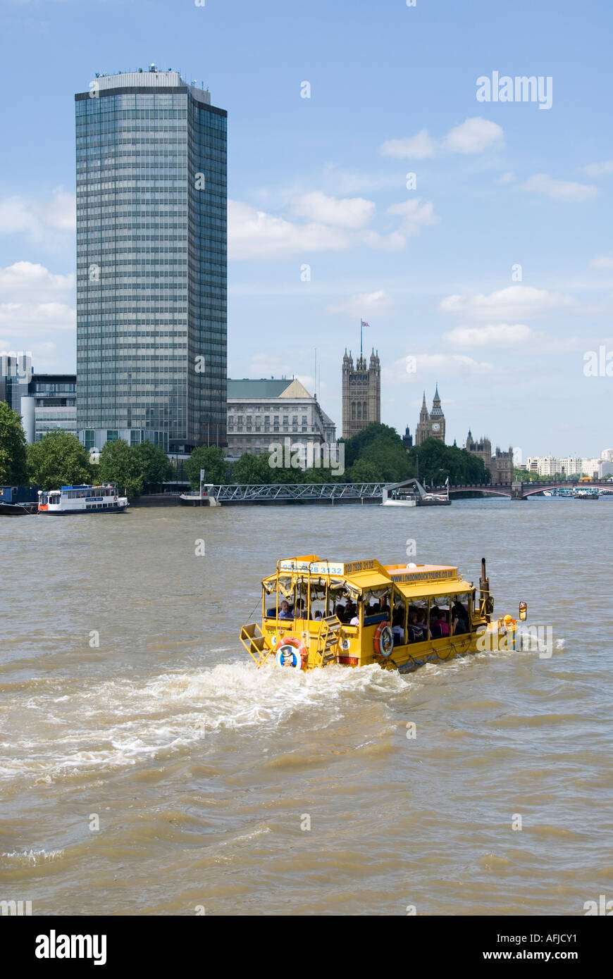 Duck Tours amphibious transport yellow sightseeing tour boat for ...