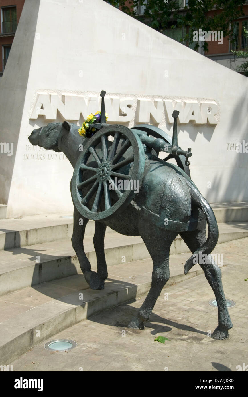 Animals in War memorial bronze mule & curved Portland stone wall ...