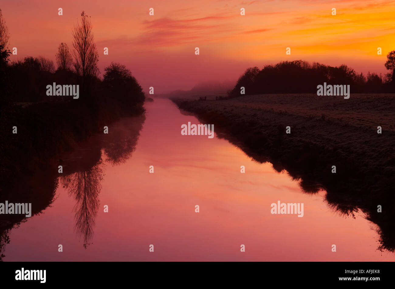 Yeo river water hi-res stock photography and images - Alamy