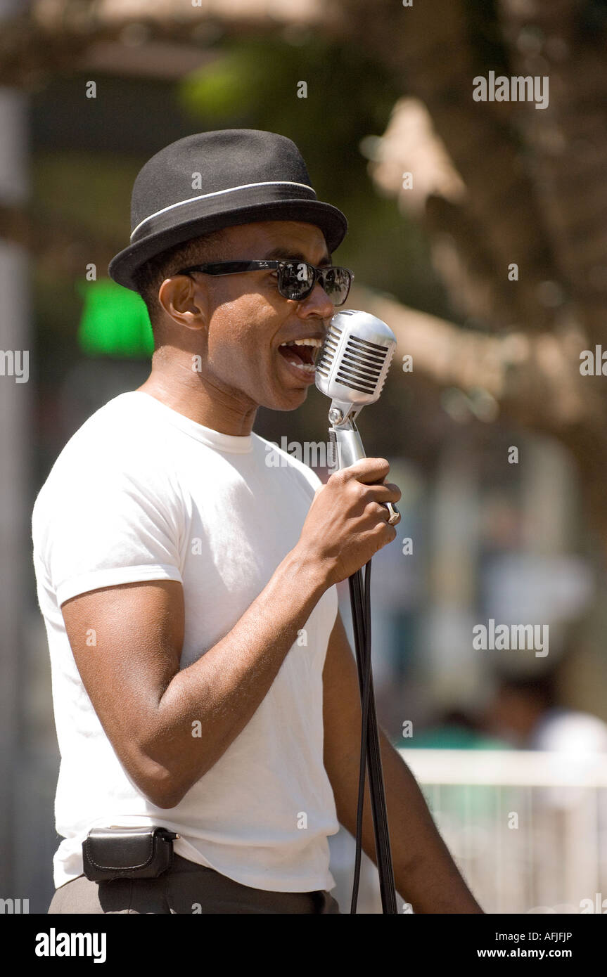 Singer and street performer at the Santa Monica Third Street promenade ...