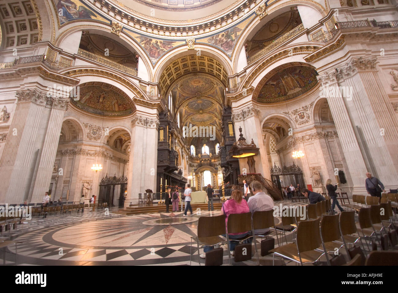 Interior of St Paul s Cathedral designed by Sir Christopher Wren in ...