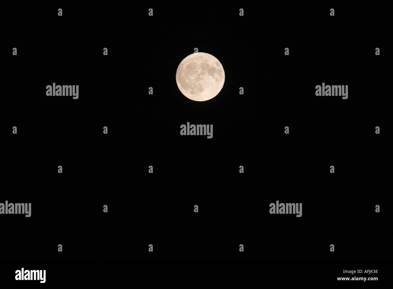 full moon of summer solstice june 21 2005 Stock Photo - Alamy