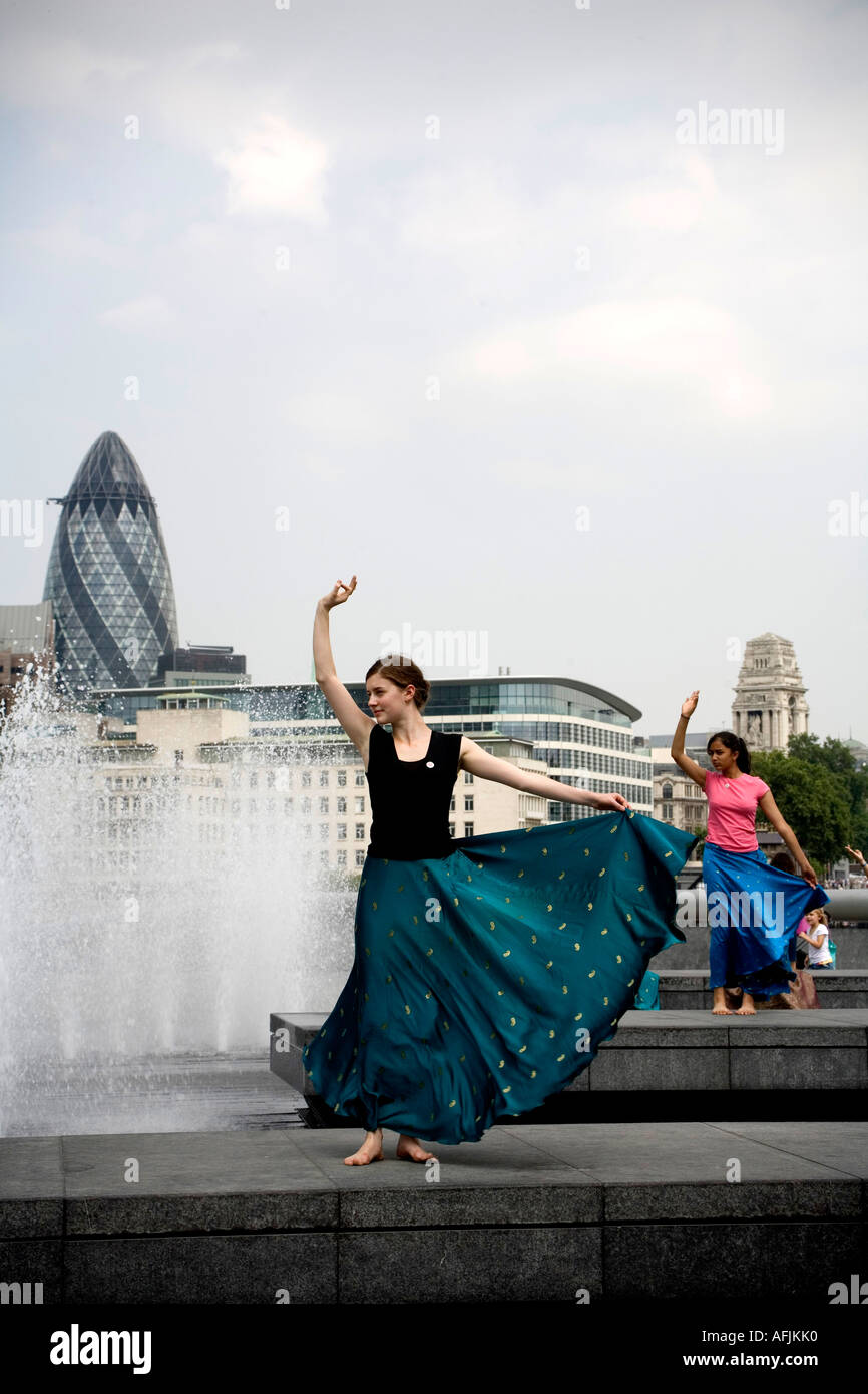 Venue artists hi-res stock photography and images - Alamy