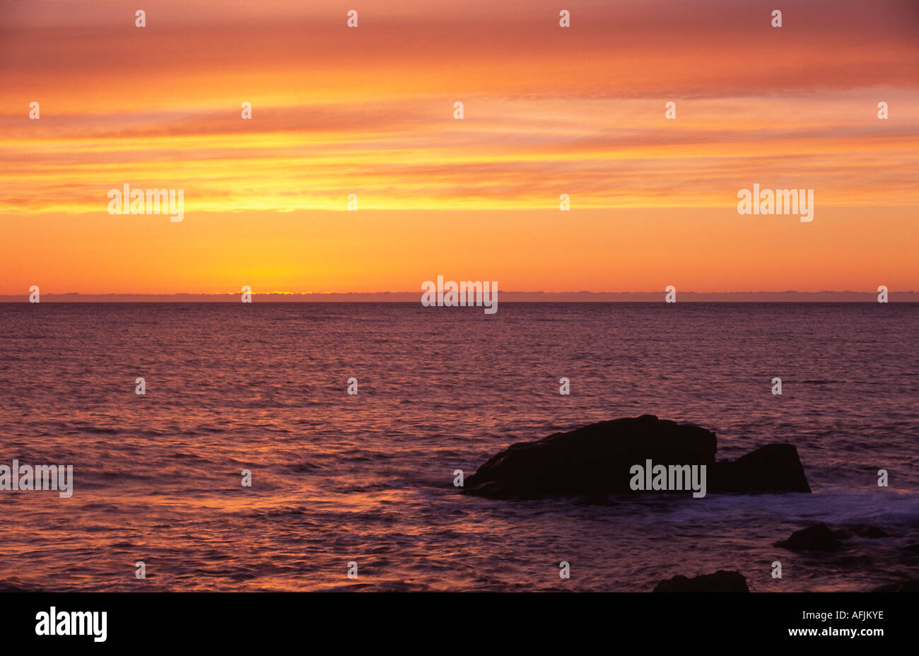 Colourful sunset at the coast hi-res stock photography and images - Alamy
