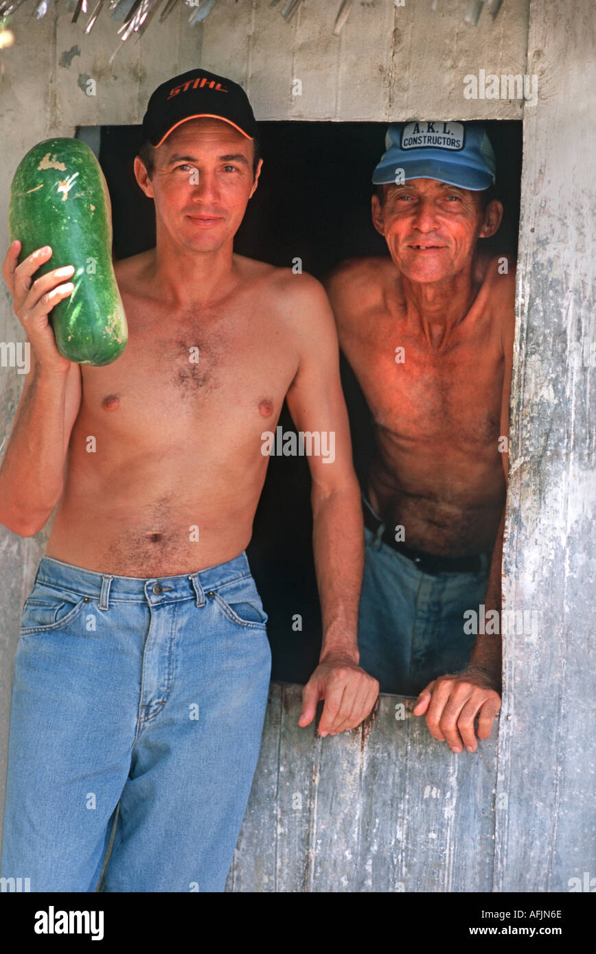 Cuban men hi-res stock photography and images - Alamy