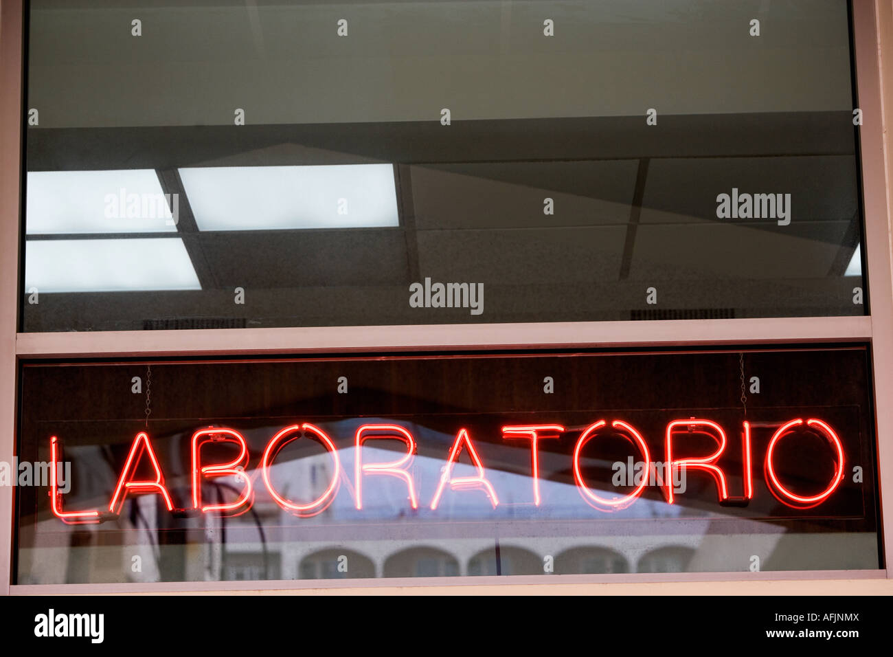 Laboratory sign, Spanish Stock Photo - Alamy