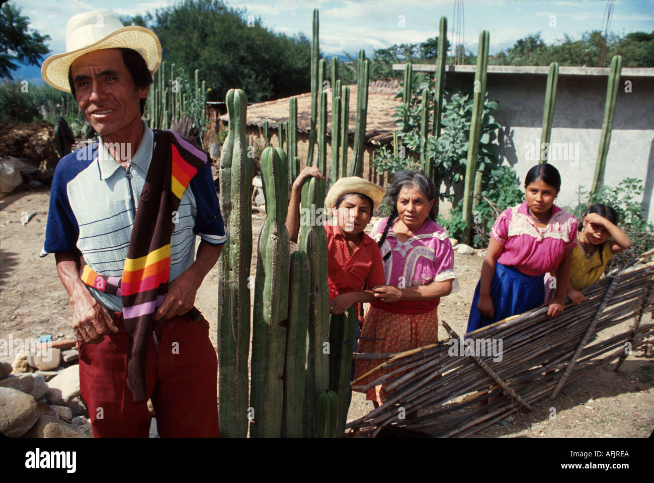 Children indigenous mexican families hi-res stock photography and ...