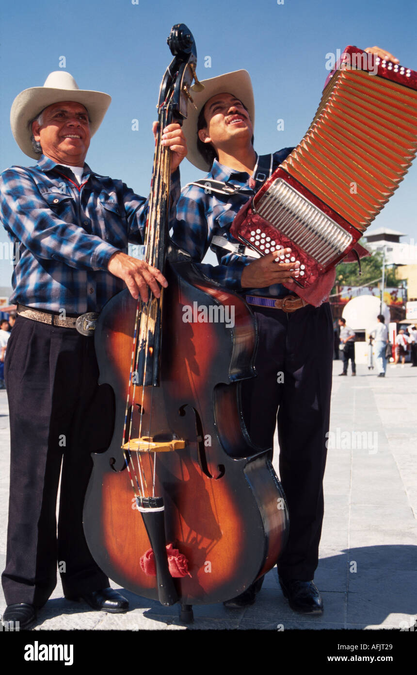 Hispanics Mexican High Resolution Stock Photography and Images - Alamy