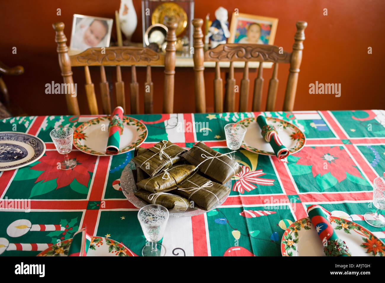 Pasteles wrapped in banana leaves on a plate Stock Photo - Alamy