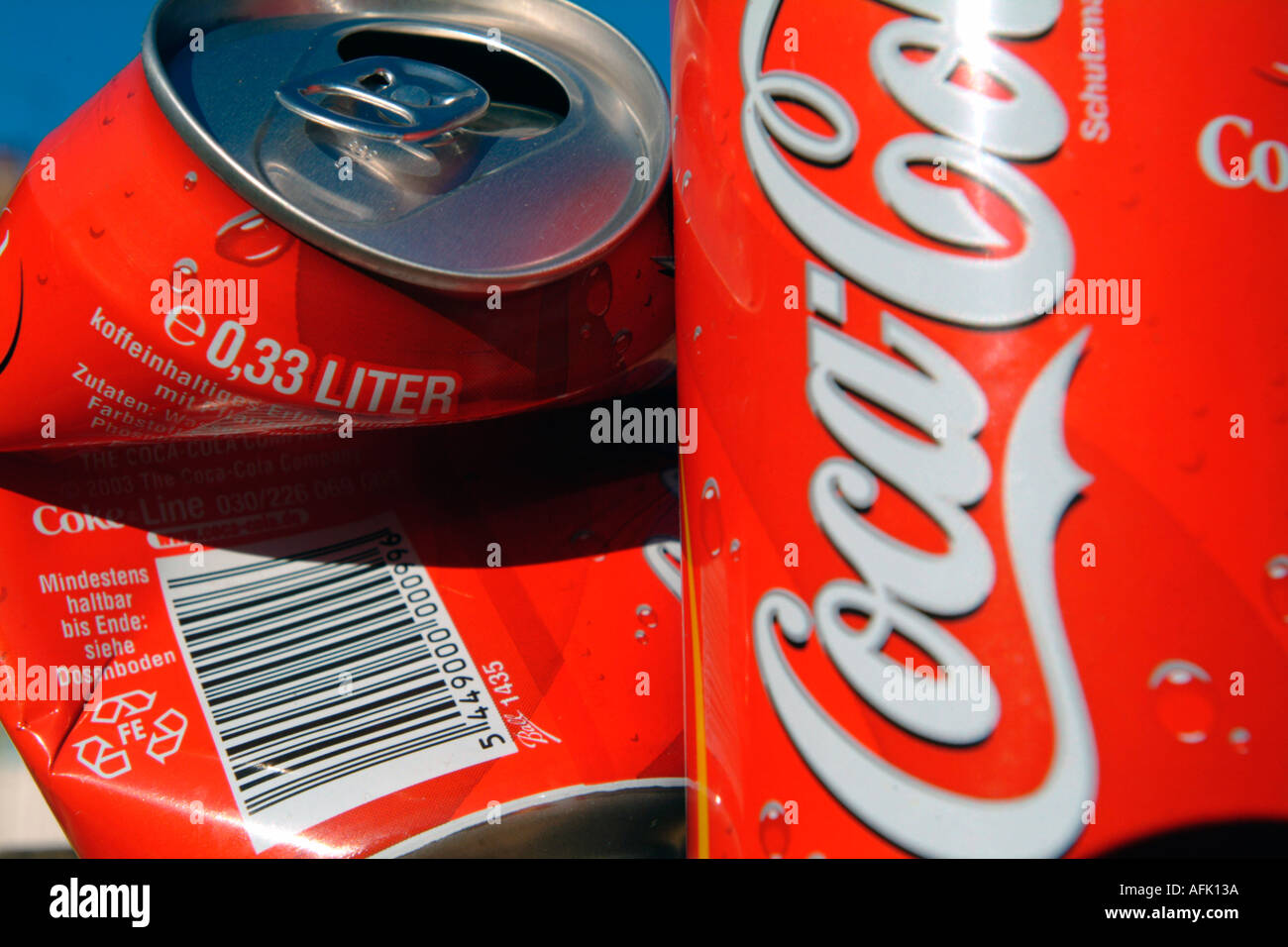 Crushed cans bottles hi-res stock photography and images - Alamy