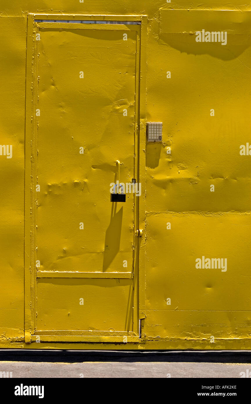 Lone door light hi-res stock photography and images - Alamy