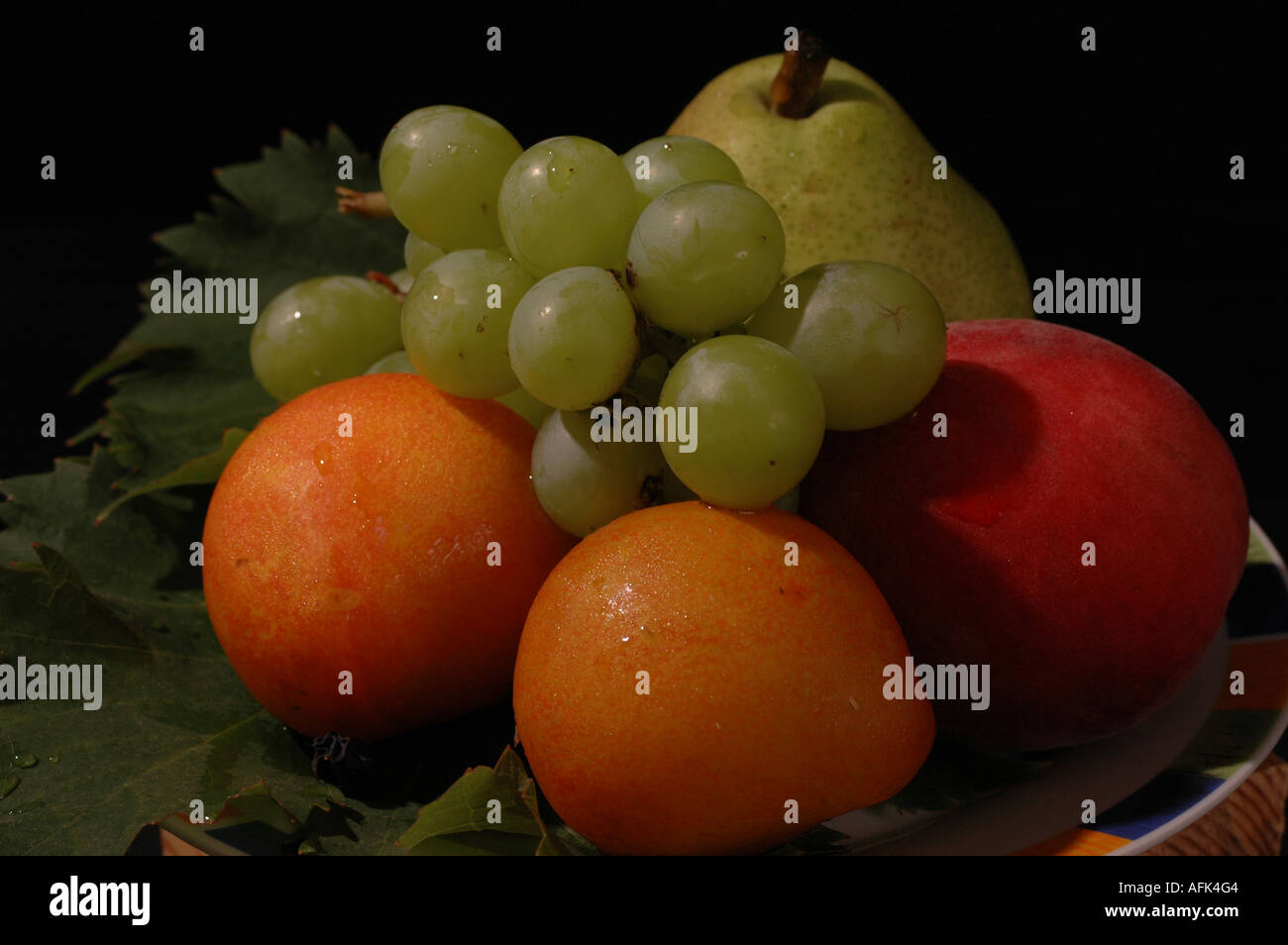 Illustration pears and grapes hi-res stock photography and images - Alamy