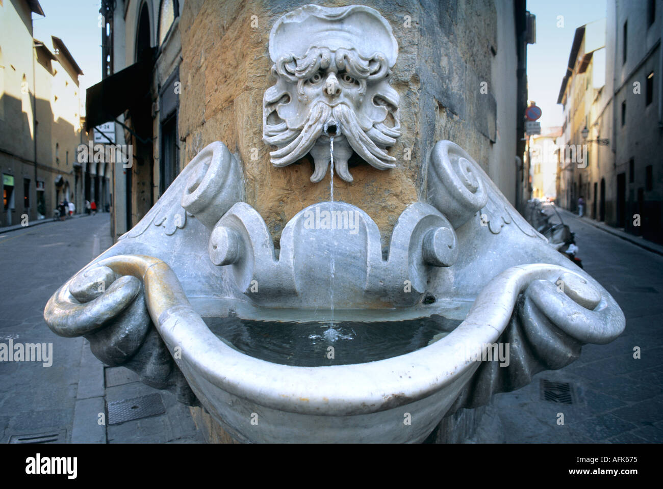 ITALY FLORENCE WATER FOUNTAIN Stock Photo - Alamy