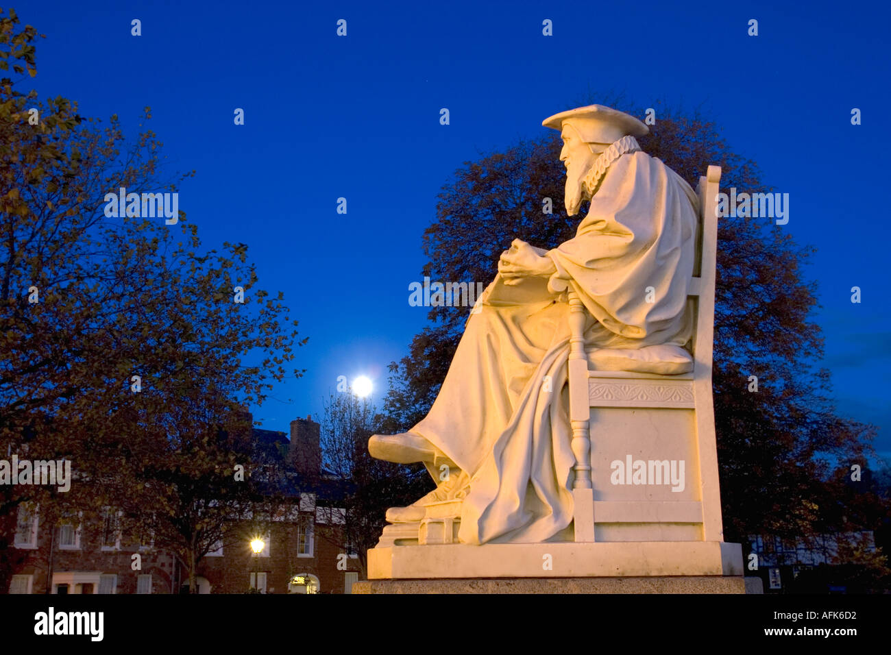 Statue outside Exeter Cathedral Stock Photo - Alamy